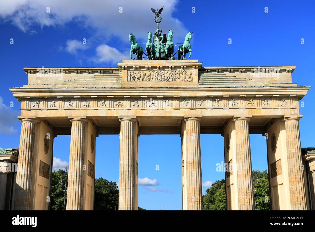 Brandenburger tor reichstag -Fotos und -Bildmaterial in hoher Auflösung ...