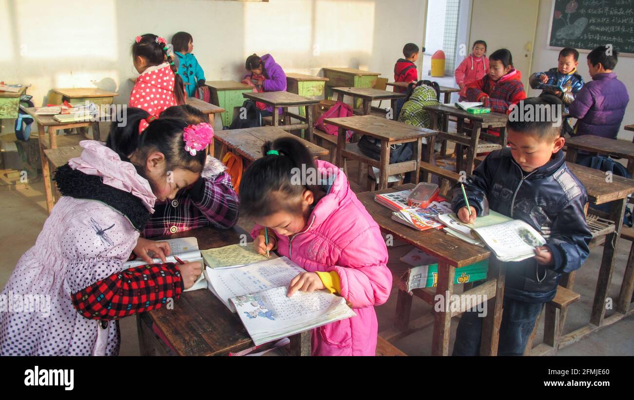 Diese ländliche Schule wurde während des Erdbebens in Sichuan im Jahr ...