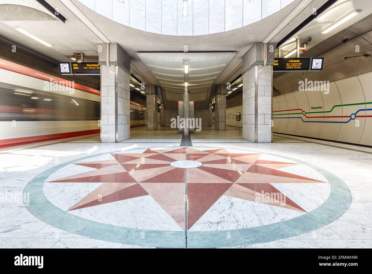 U bahn transit stadtbahn -Fotos und -Bildmaterial in hoher Auflösung ...