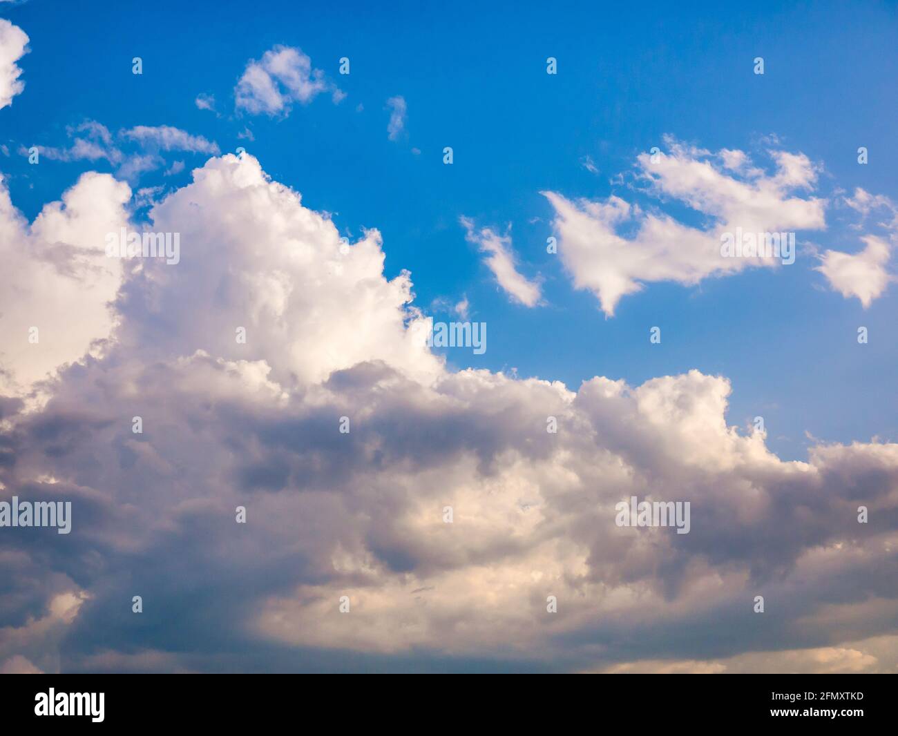 Massive wolken -Fotos und -Bildmaterial in hoher Auflösung – Alamy