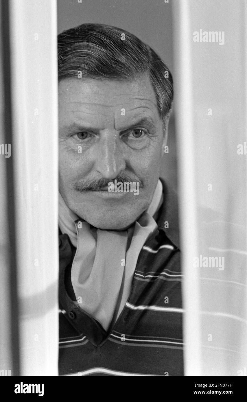 Evil under the sun 1982 denis quilley -Fotos und -Bildmaterial in hoher ...