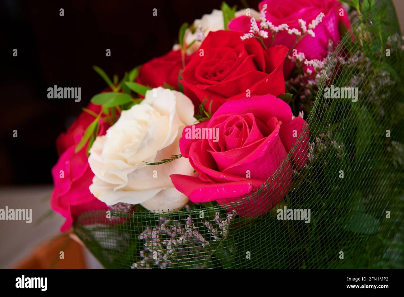 Weiße rosen gelbe rosen -Fotos und -Bildmaterial in hoher Auflösung – Alamy