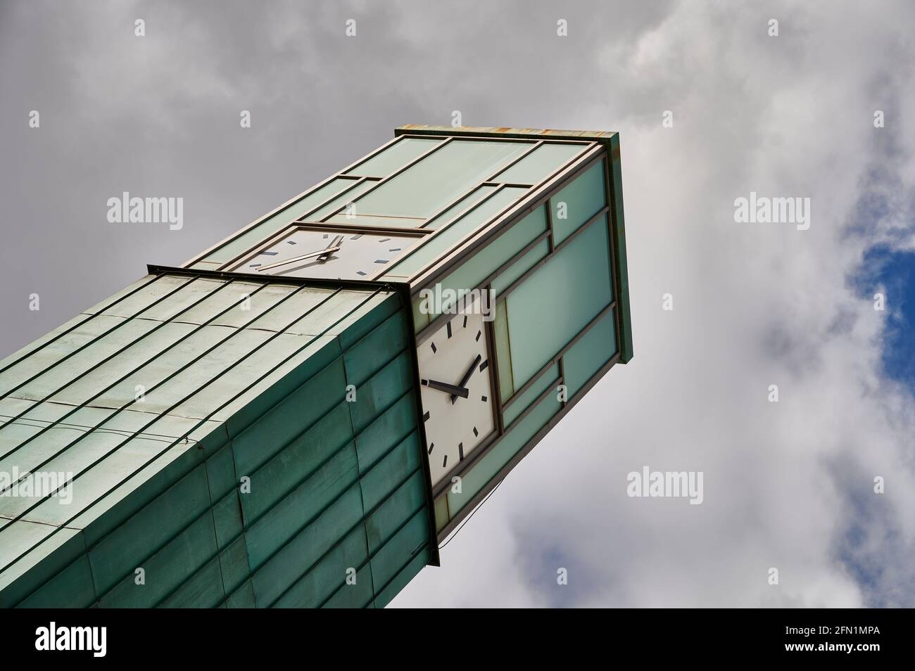 Turm und turmuhr -Fotos und -Bildmaterial in hoher Auflösung – Alamy