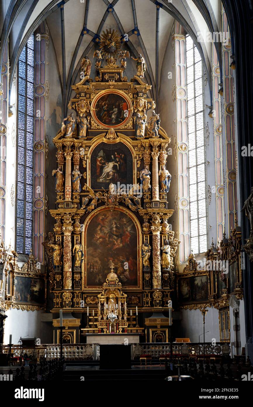 Innenraum der kirche maria himmelfahrt -Fotos und -Bildmaterial in ...