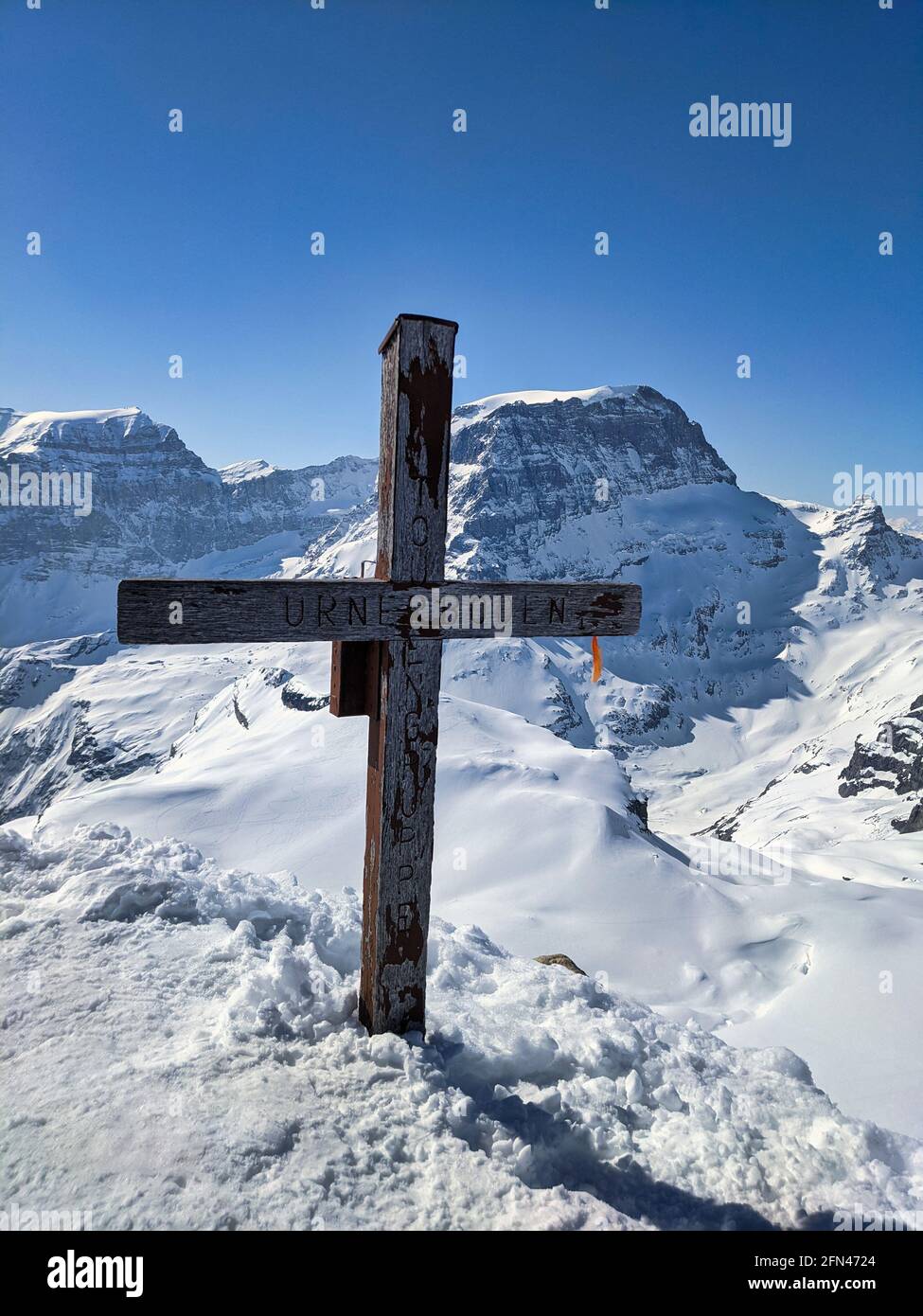 Gipfelkreuz alpen alpiner berg -Fotos und -Bildmaterial in hoher Auflösung – Alamy