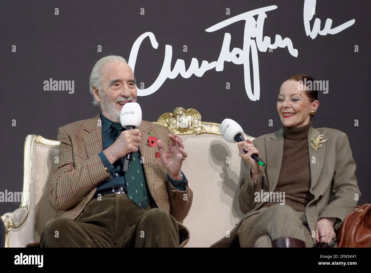 Christopher lee wife birgit kroencke -Fotos und -Bildmaterial in hoher ...