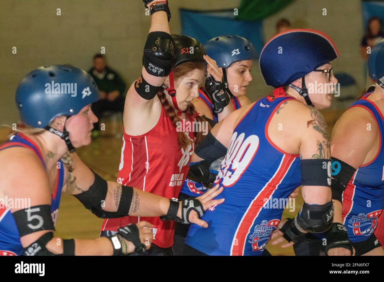 Roter stern des sturzhelms -Fotos und -Bildmaterial in hoher Auflösung ...