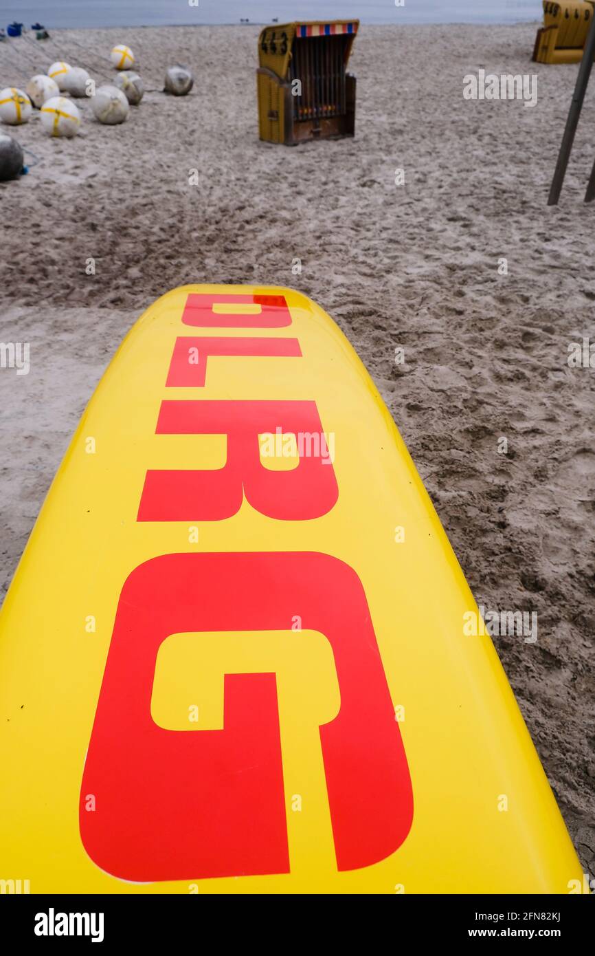 15. Mai 2021, Schleswig-Holstein, Eckernförde: Das DLRG-Logo ist auf ...