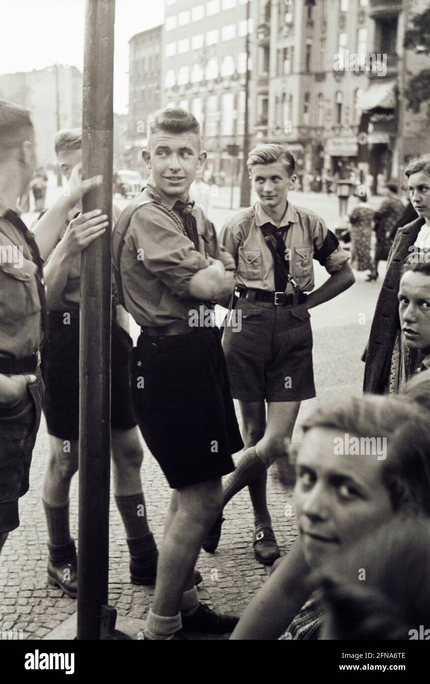 Pimpf jungvolk hitlerjugend -Fotos und -Bildmaterial in hoher Auflösung ...