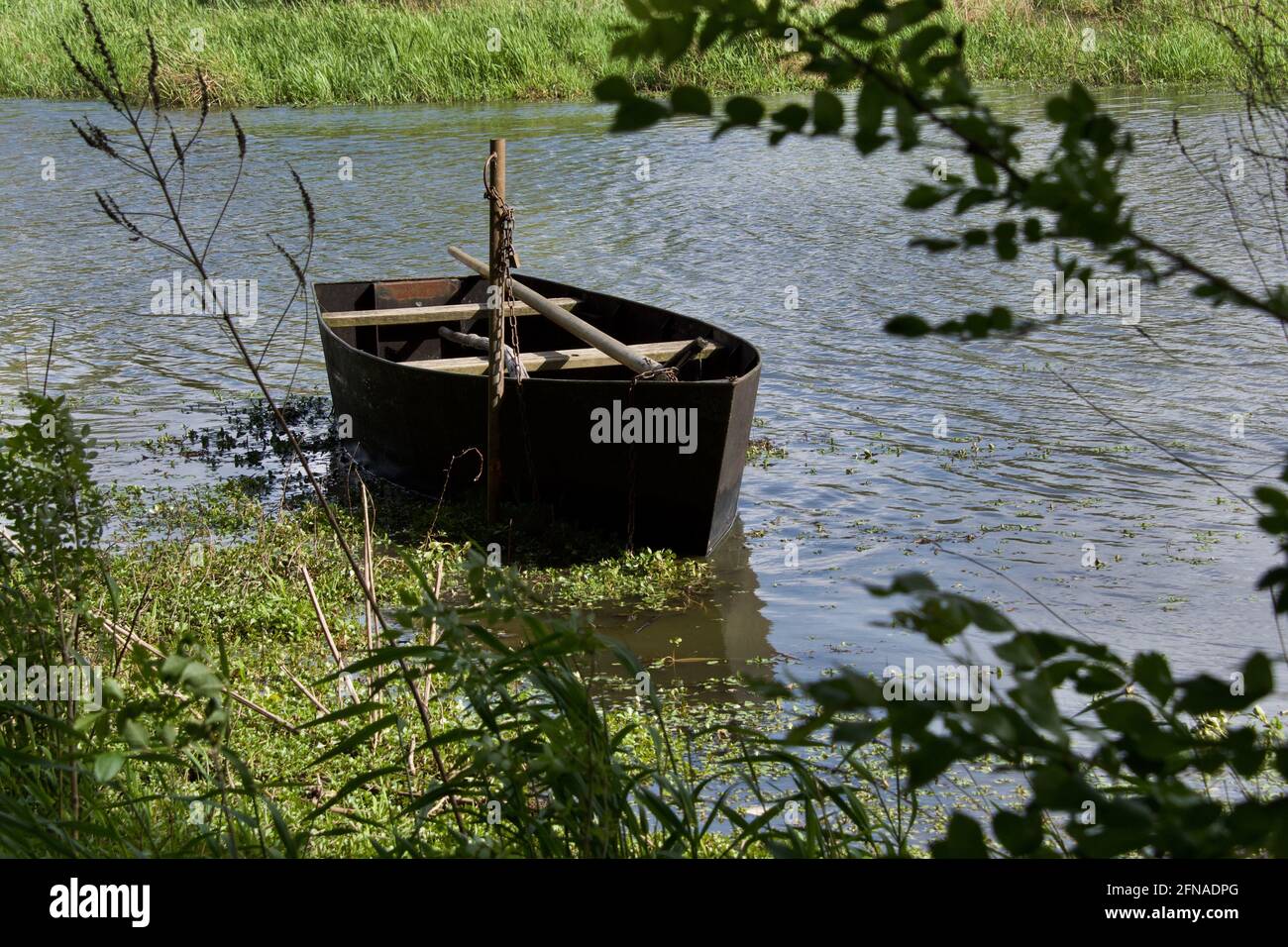 Holz loire boot -Fotos und -Bildmaterial in hoher Auflösung – Alamy