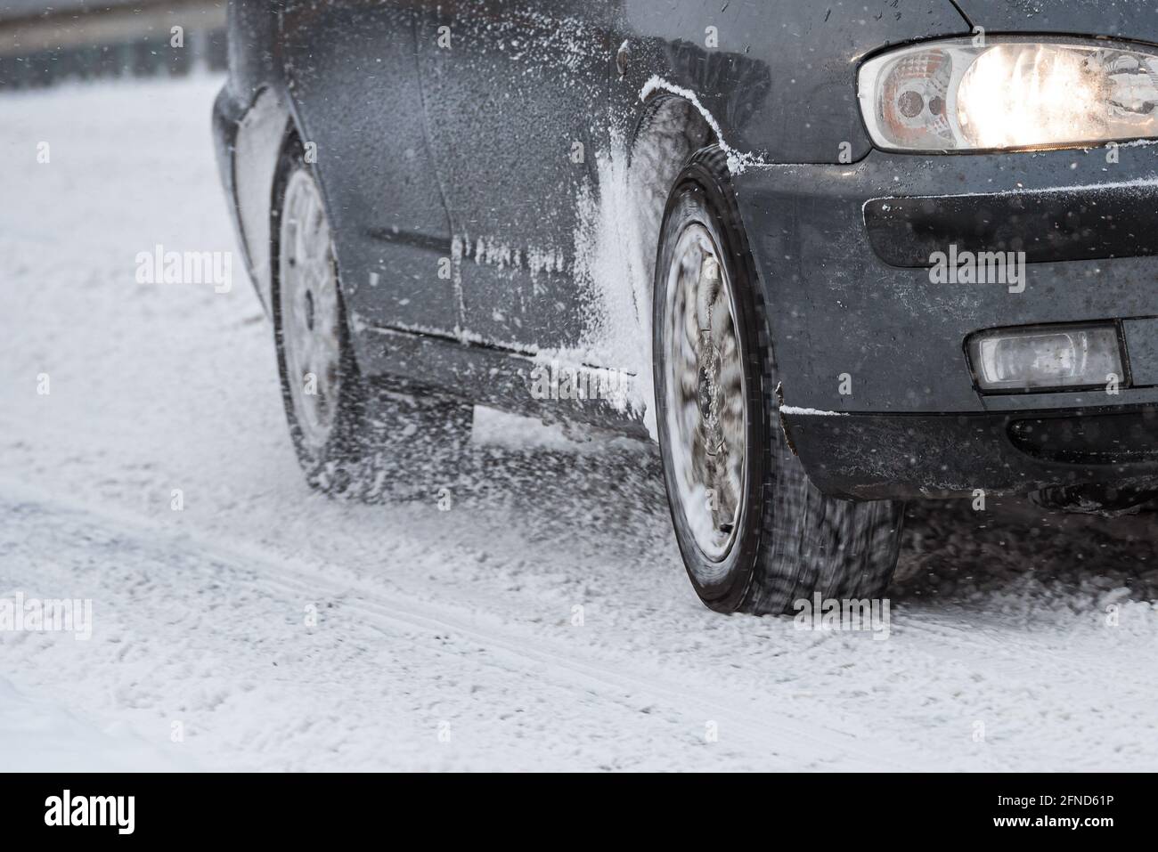 Rutschendes auto -Fotos und -Bildmaterial in hoher Auflösung – Alamy