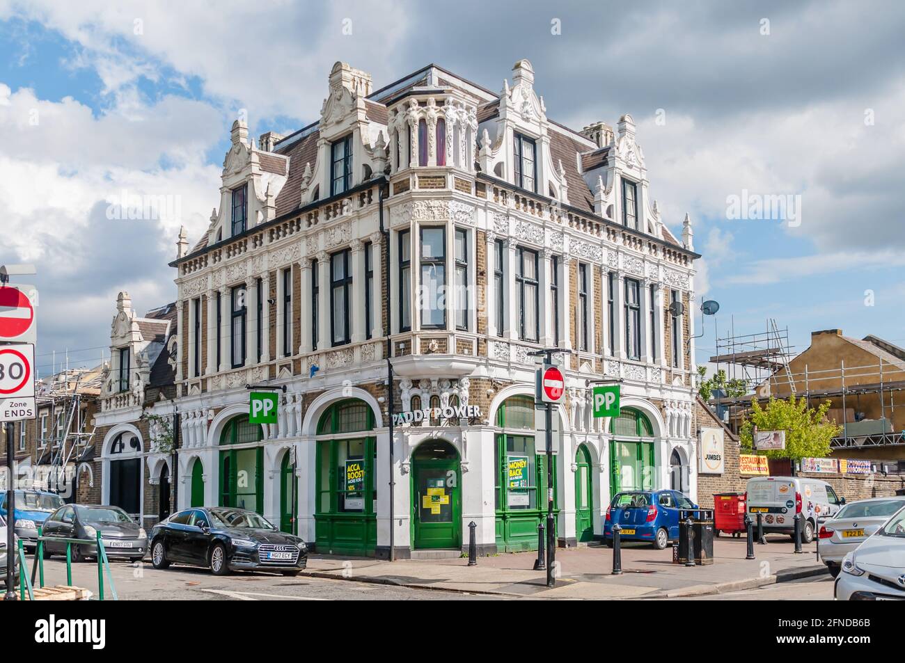 Paddy power wettshop -Fotos und -Bildmaterial in hoher Auflösung – Alamy