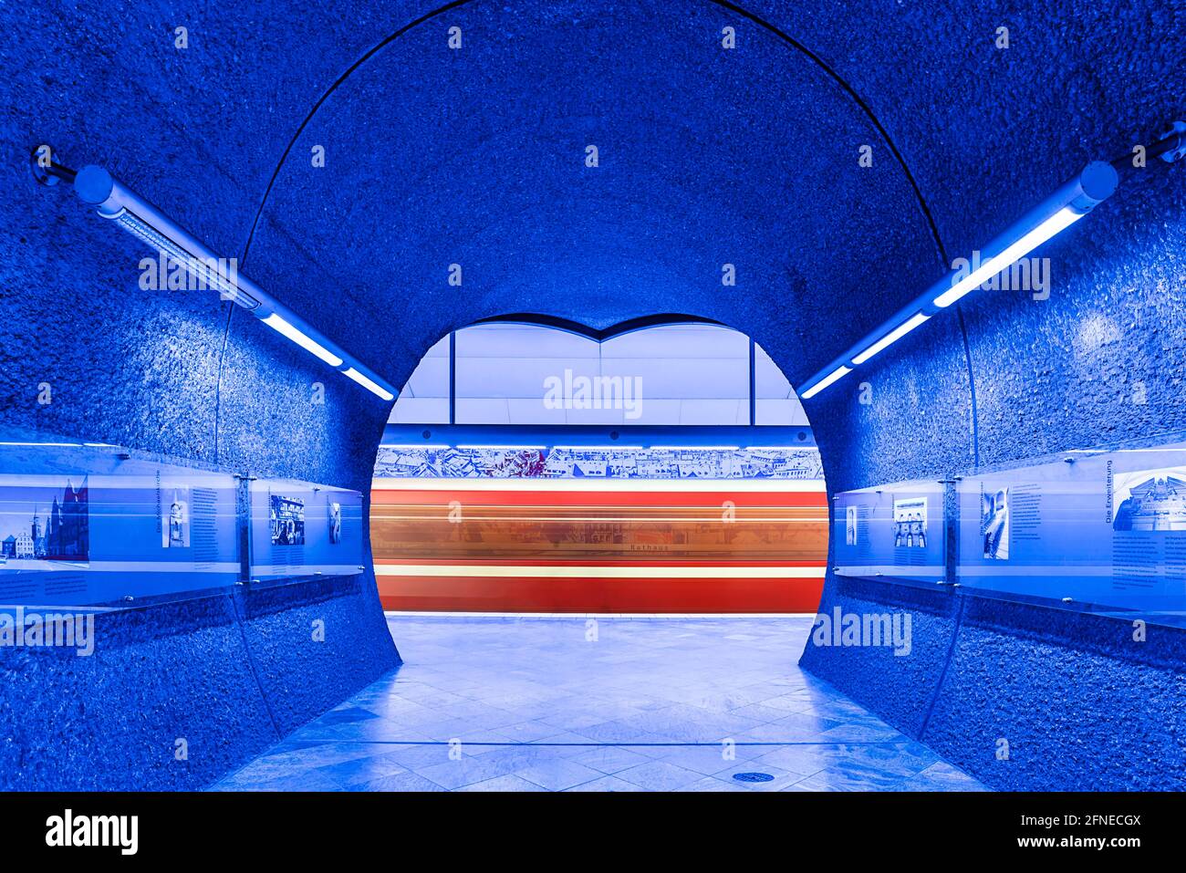 Rathaus u bahn station -Fotos und -Bildmaterial in hoher Auflösung – Alamy