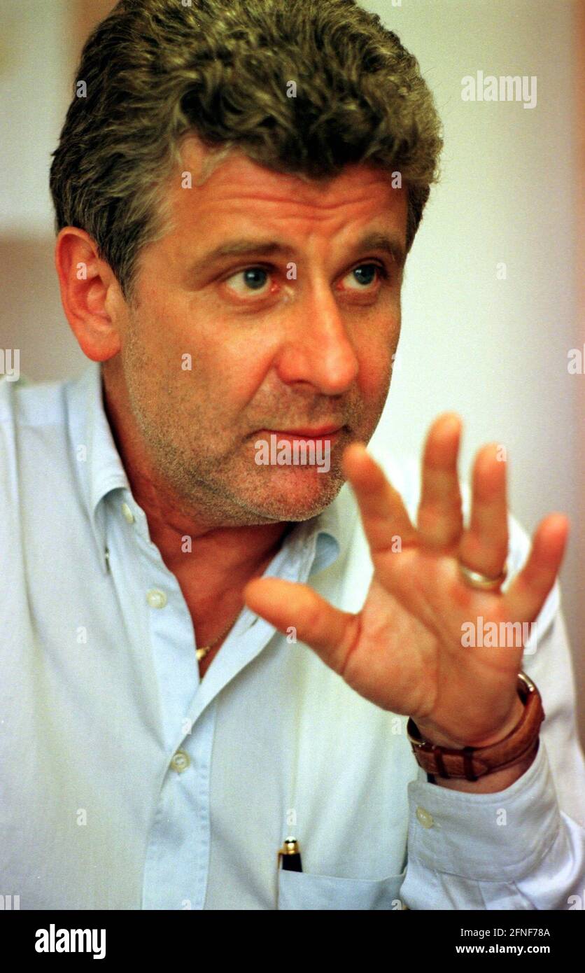 Marcel Reif, deutscher Sportmoderator. Die Aufnahme wurde im Stern TV ...