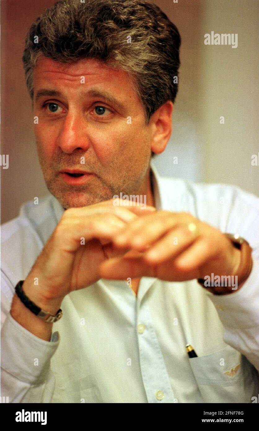 Marcel Reif, deutscher Sportmoderator. Die Aufnahme wurde im Stern TV ...