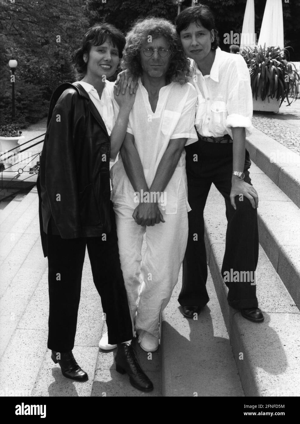 Der Revolver Rainer Langhans mit seinen Mitbewohnern, den ...