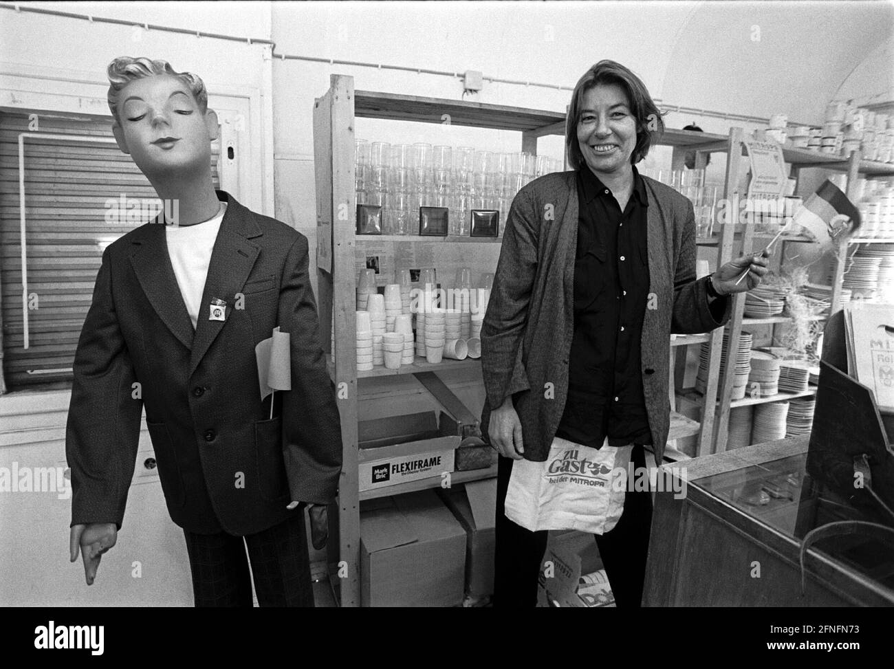 Ddr intershop -Fotos und -Bildmaterial in hoher Auflösung – Alamy