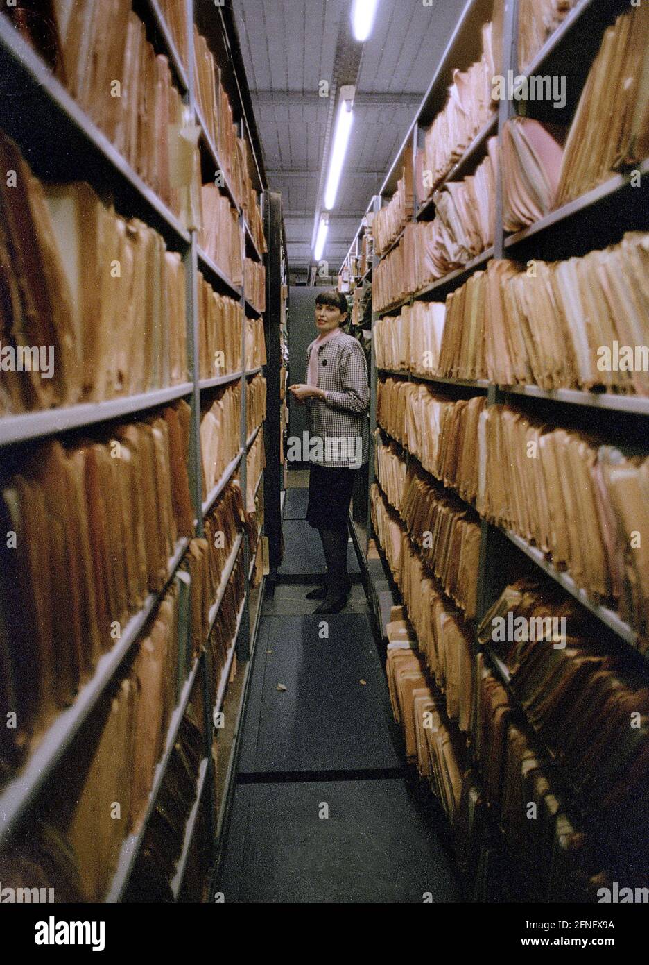 DDR / Staatssicherheit / 21.1.1992 Archiv der STASI in der ...