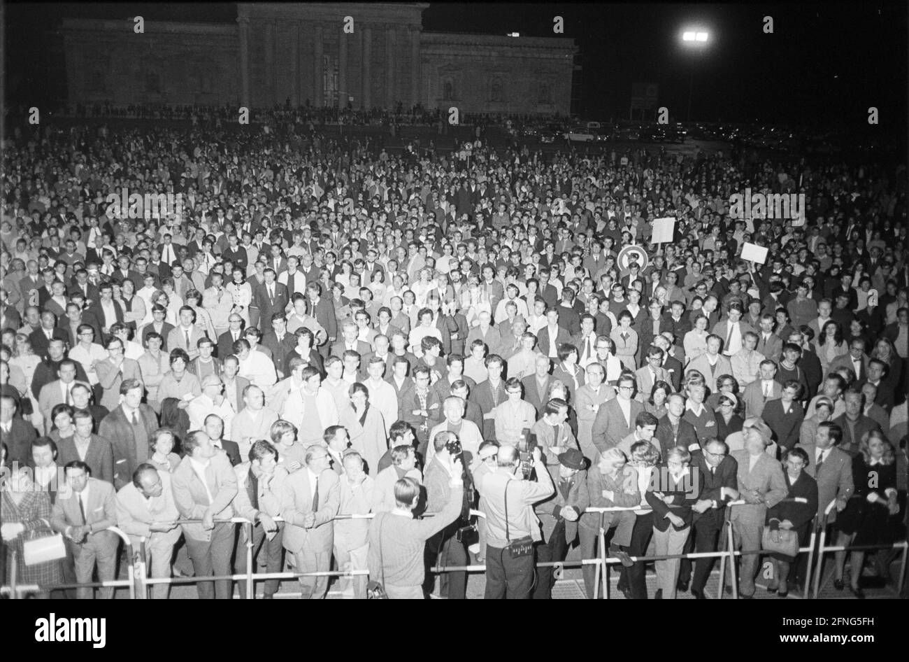 Warschauer pakt -Fotos und -Bildmaterial in hoher Auflösung - Seite 3 ...