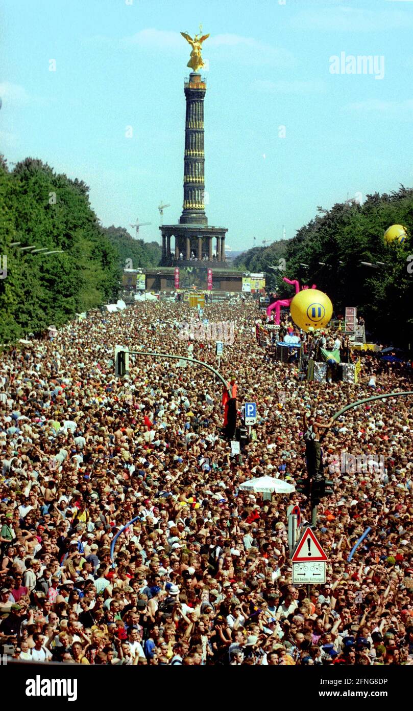 Love parade berlin 1996 -Fotos und -Bildmaterial in hoher Auflösung – Alamy