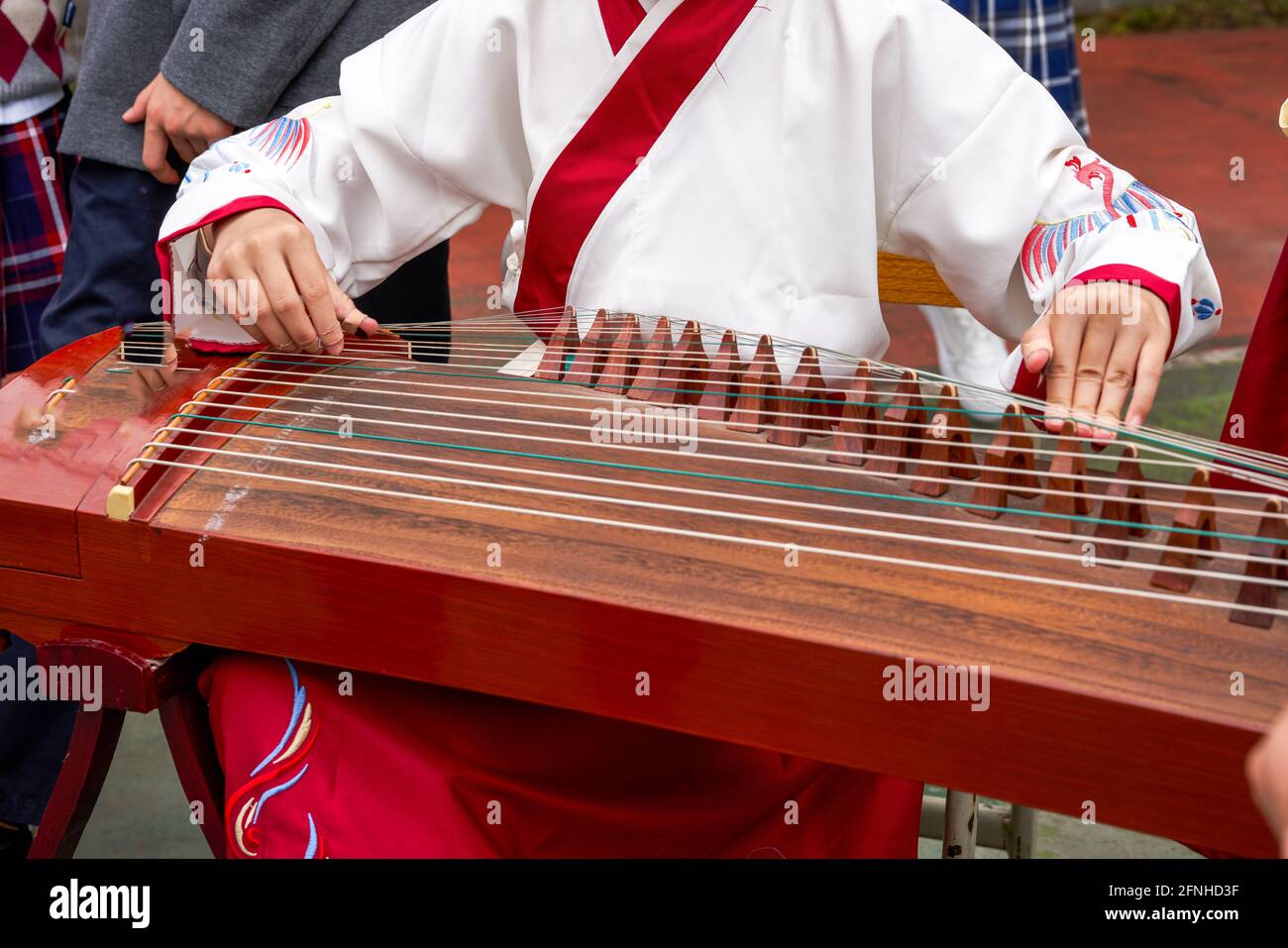 Zheng instrument -Fotos und -Bildmaterial in hoher Auflösung – Alamy