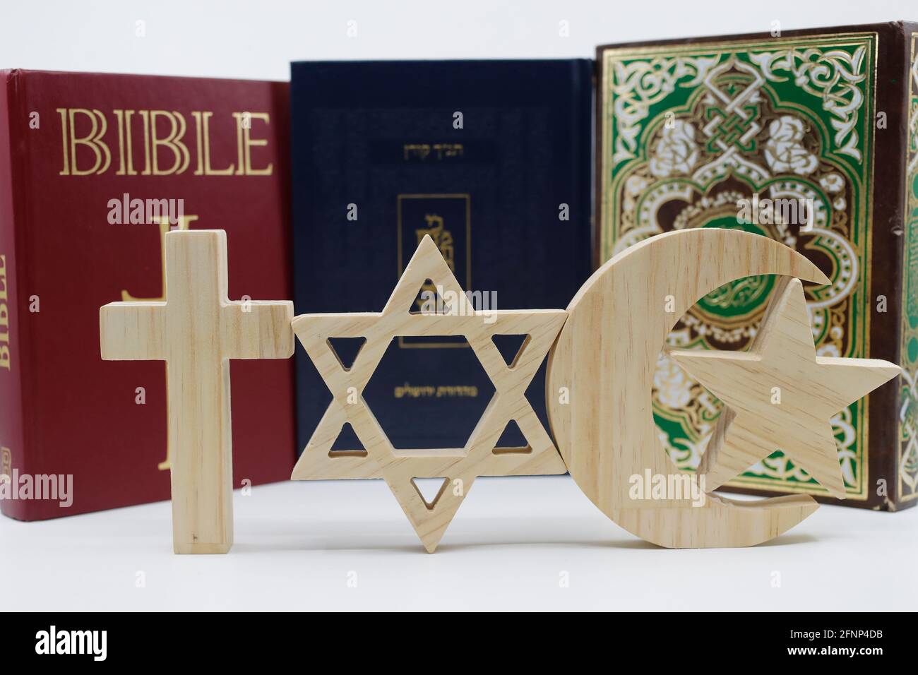 Die drei monotheistischen Religionen. Christentum, Islam und judentum. Thorah, Koran und Bibel ...
