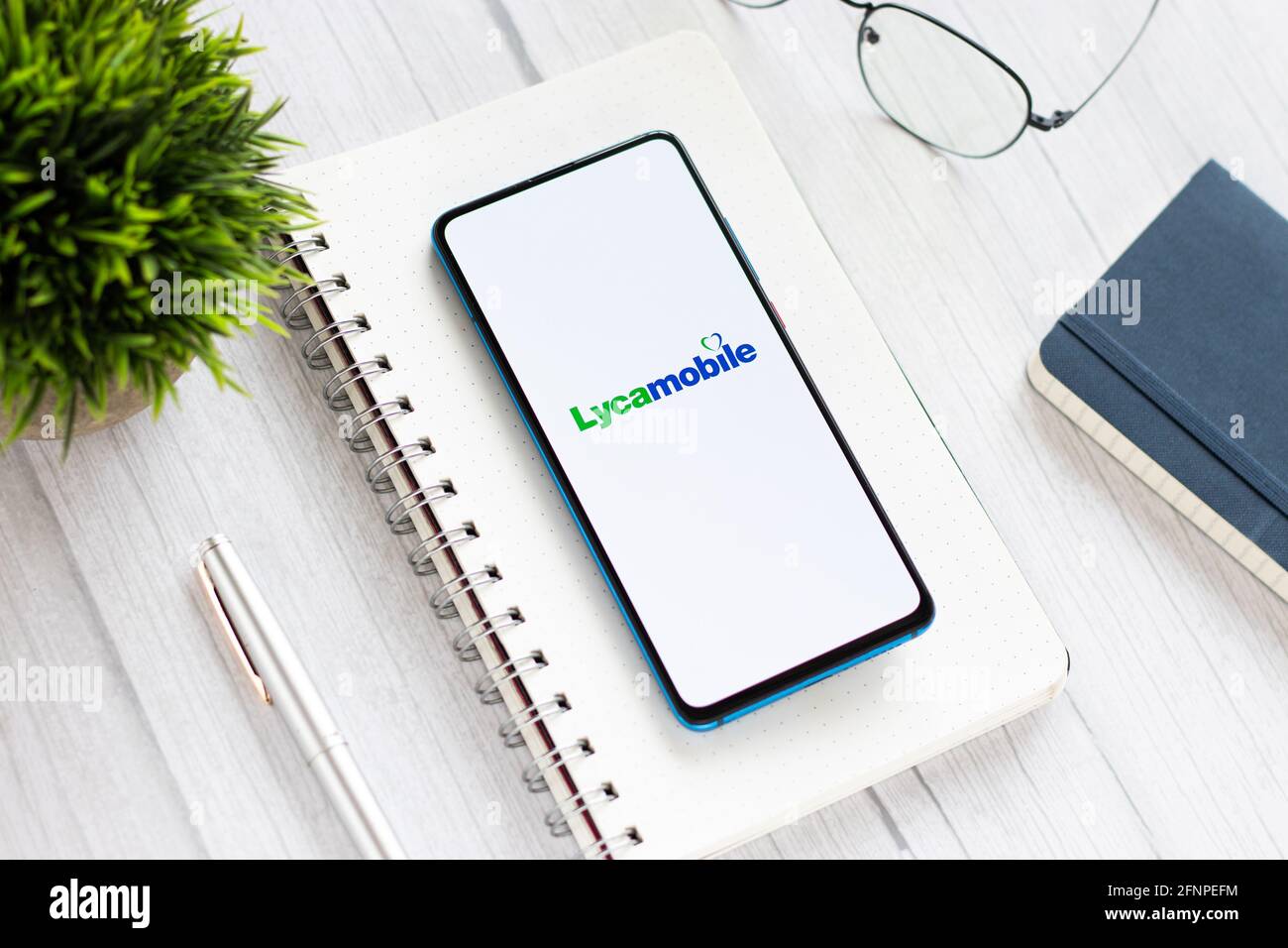 Lycamobile Logo Stockfotos und -bilder Kaufen - Alamy