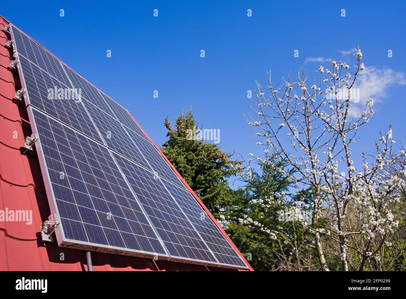 Photovoltaic paneele -Fotos und -Bildmaterial in hoher Auflösung – Alamy