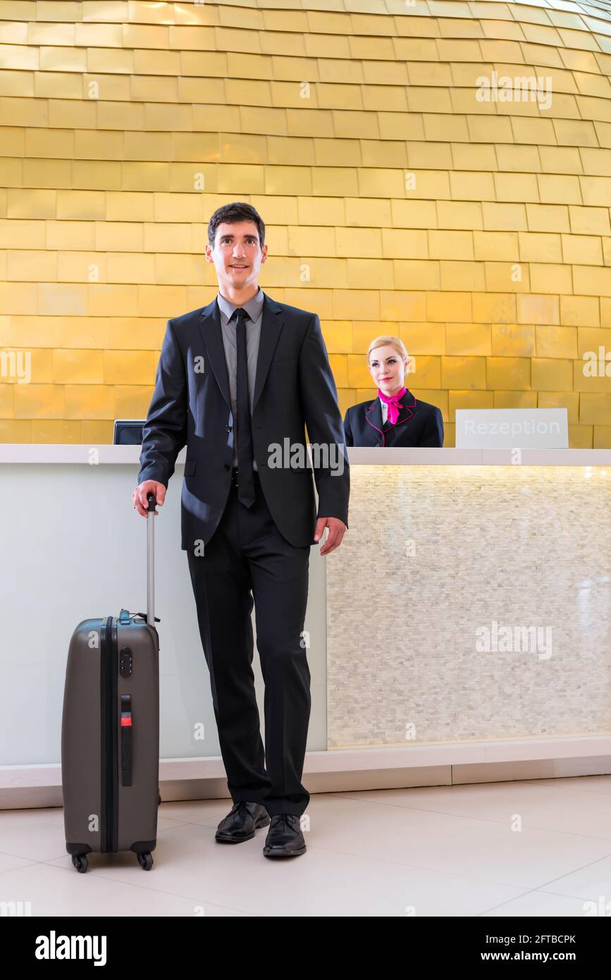 Check out of hotel -Fotos und -Bildmaterial in hoher Auflösung – Alamy