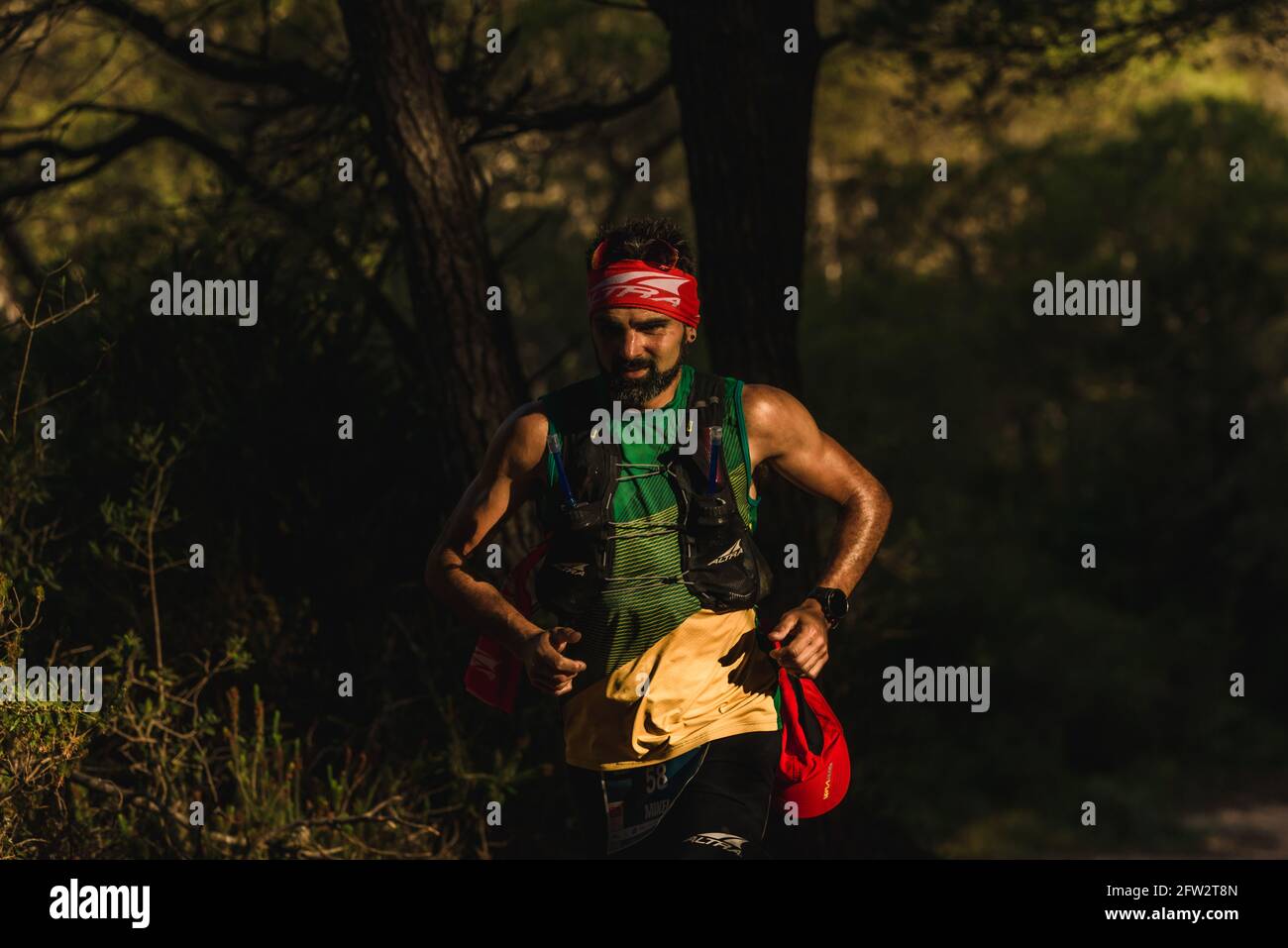 Menorca, Spanien. Mai 2021. Ein Trailrunner nimmt am Menorca Trail Cami ...