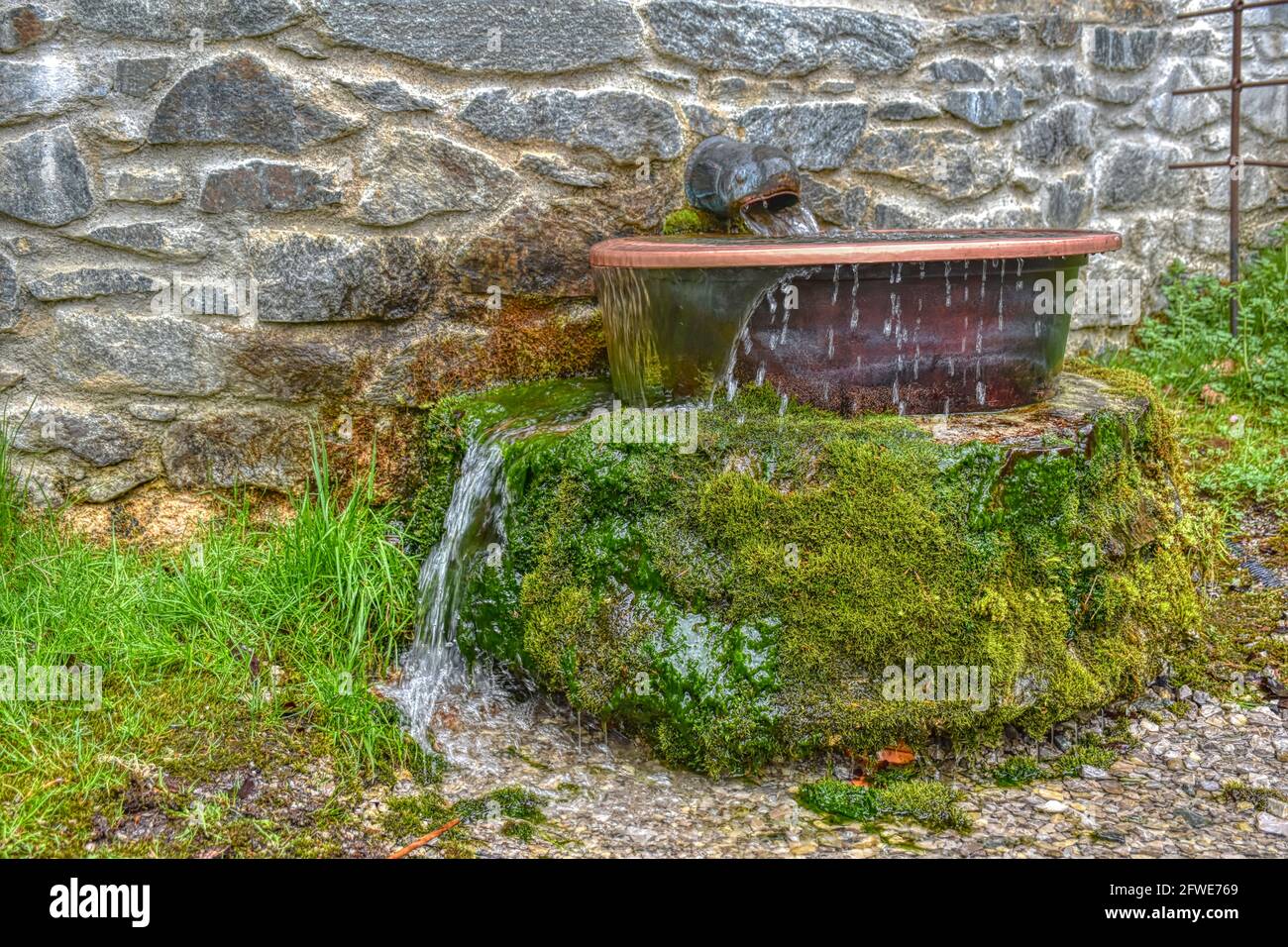 Quelle Wasser Fotos Und Bildmaterial In Hoher Auflösung Alamy