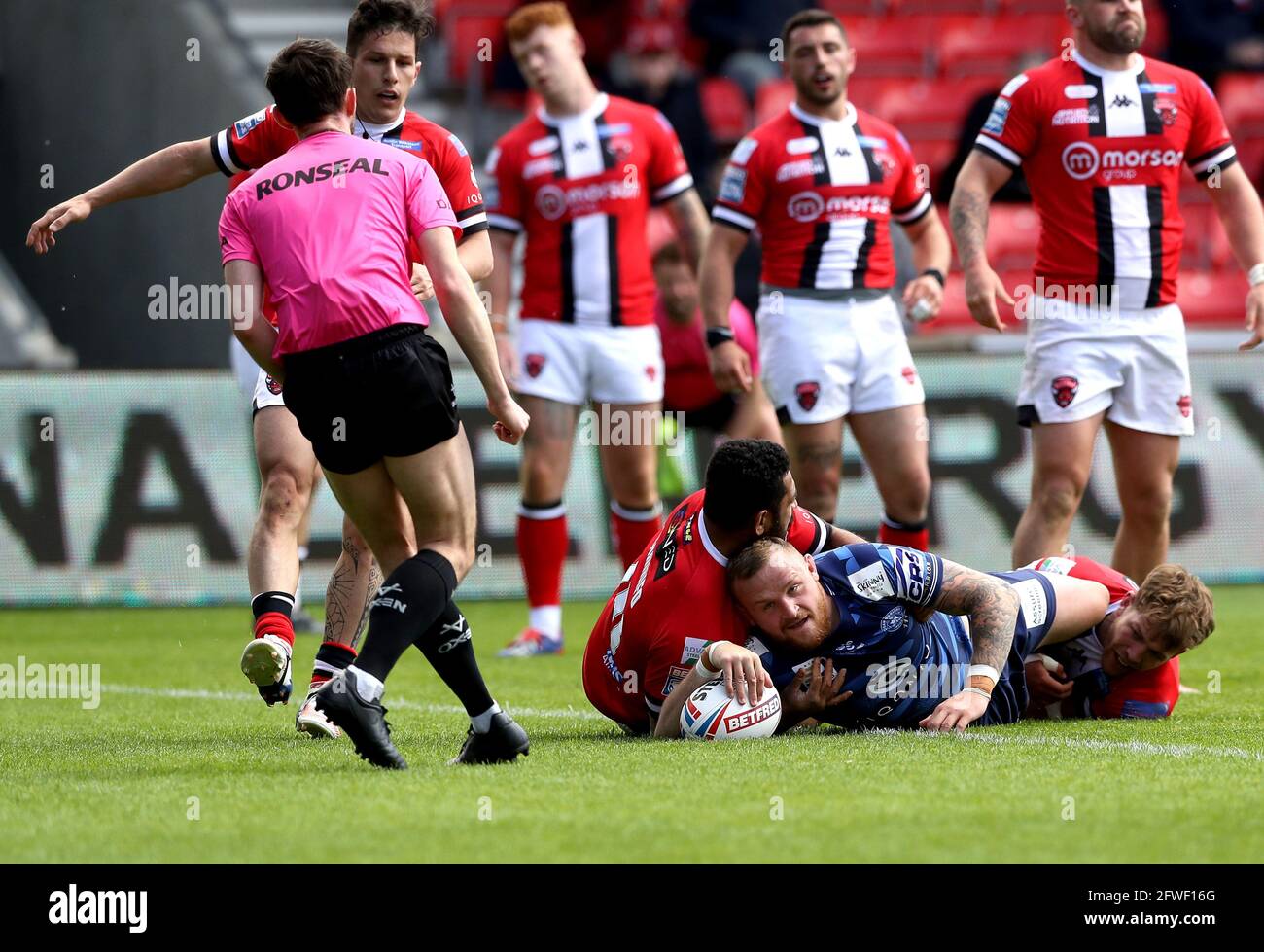 Brad Singleton (Boden) von Wigan Warriors erzielt beim Betfred Super ...