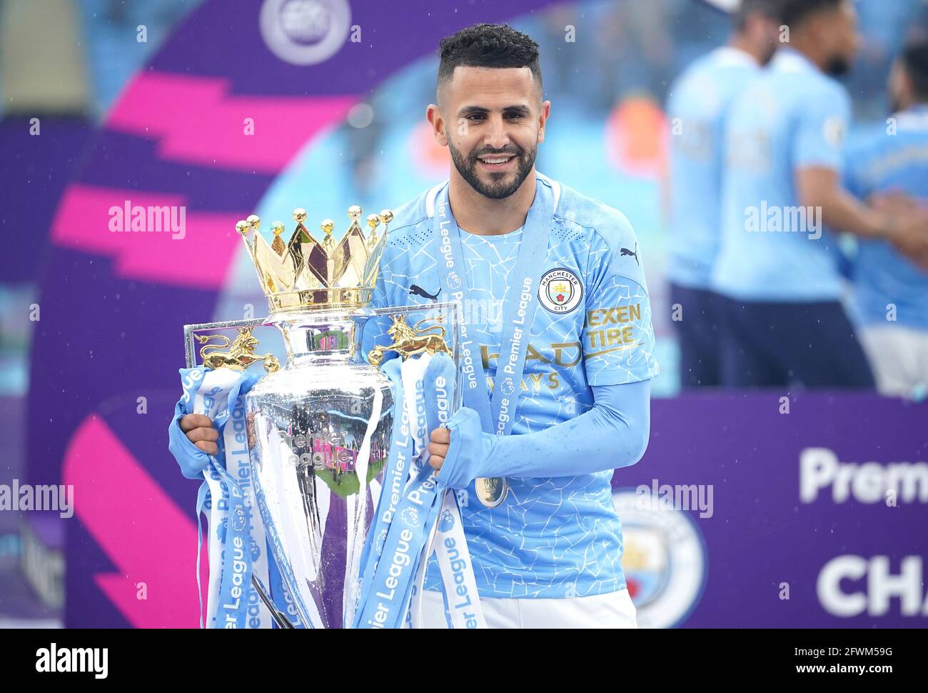 Riyad Mahrez von Manchester City feiert die Aufhebung der Premier ...
