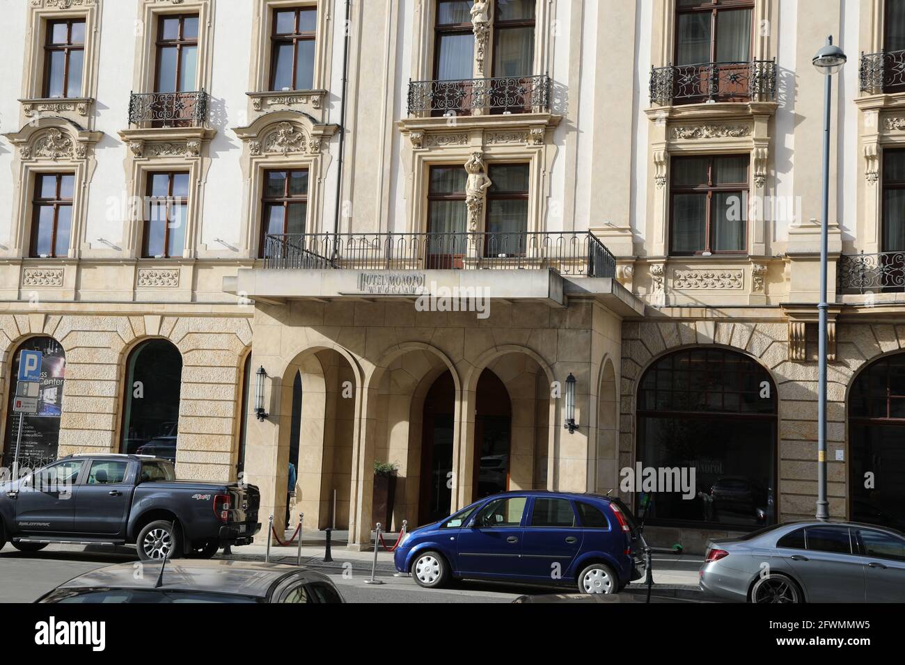 Adolf hitler wroclaw -Fotos und -Bildmaterial in hoher Auflösung – Alamy