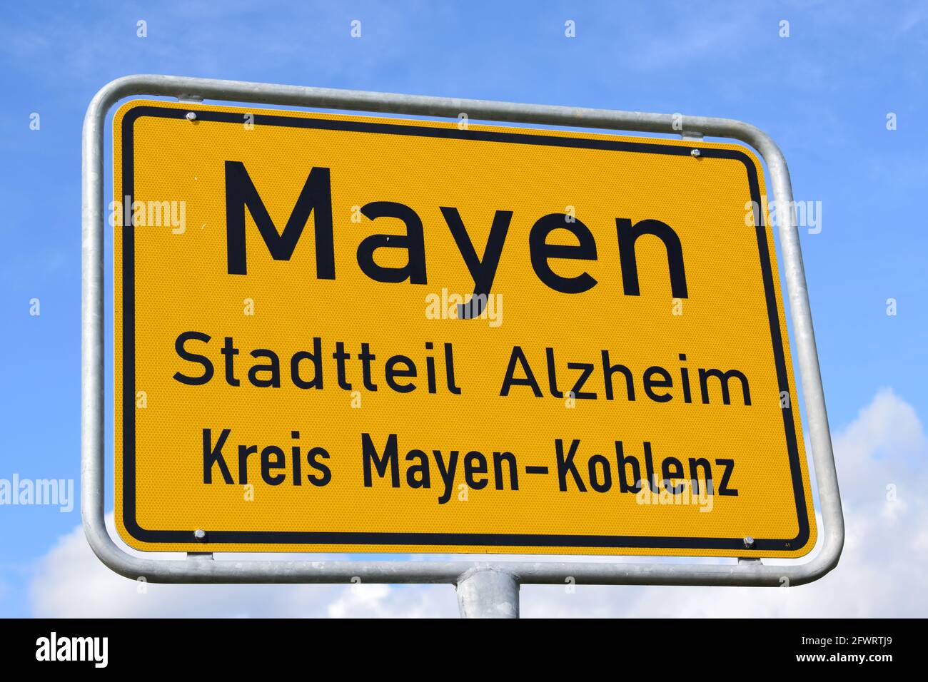 Stadtgrenze Zeichen von Mayen Stockfotografie - Alamy