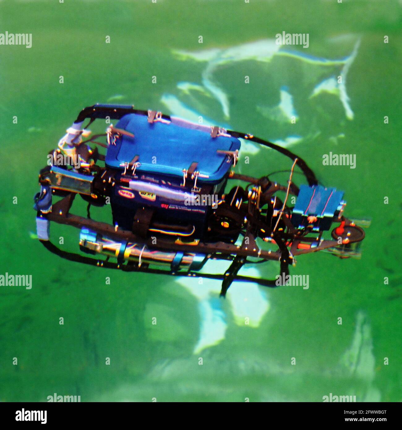 Ecole de Technologie Superieure 2009 Autonomes Unterwasserfahrzeug „Sonia“ (AUV); SPAWAR ...