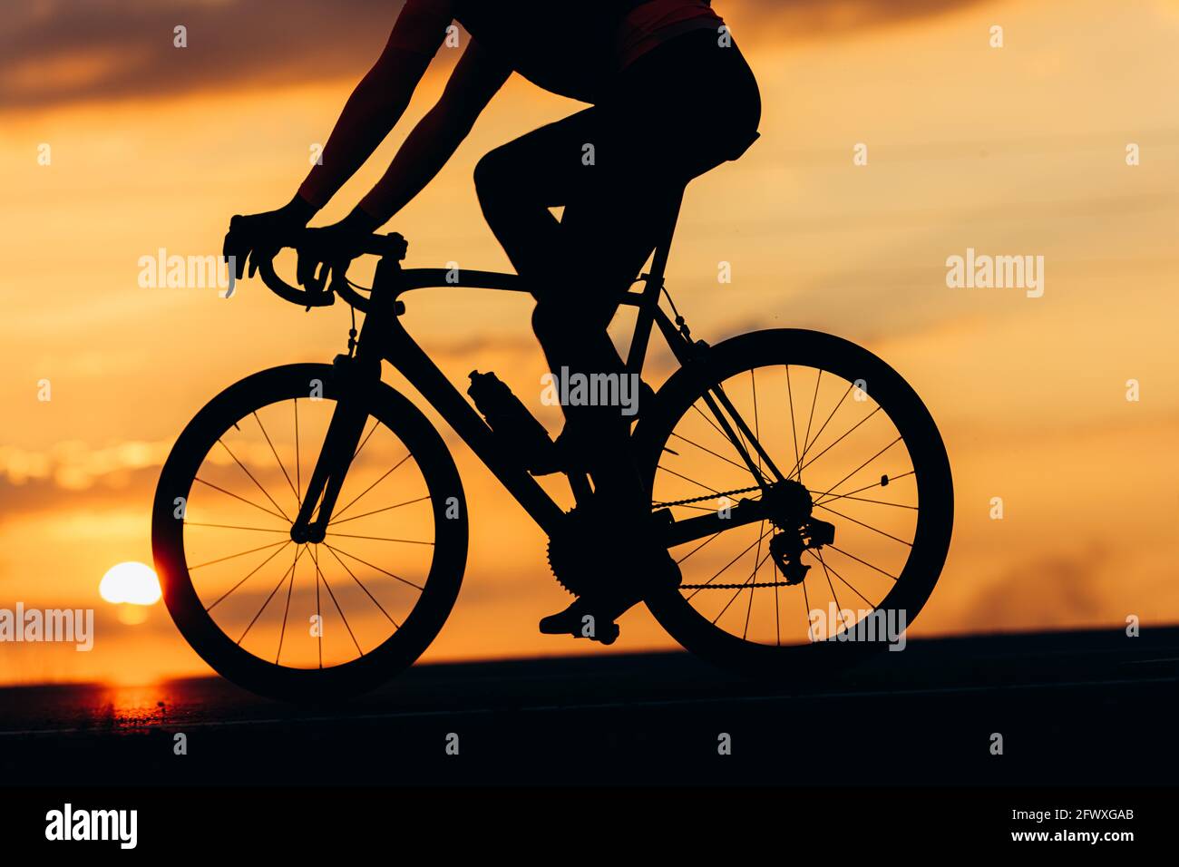 Berufsradfahrer nah oben -Fotos und -Bildmaterial in hoher Auflösung ...