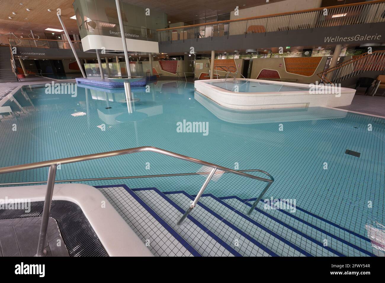 Bad Ems, Deutschland. Mai 2021. Die Pools der Emser Therme sind ...