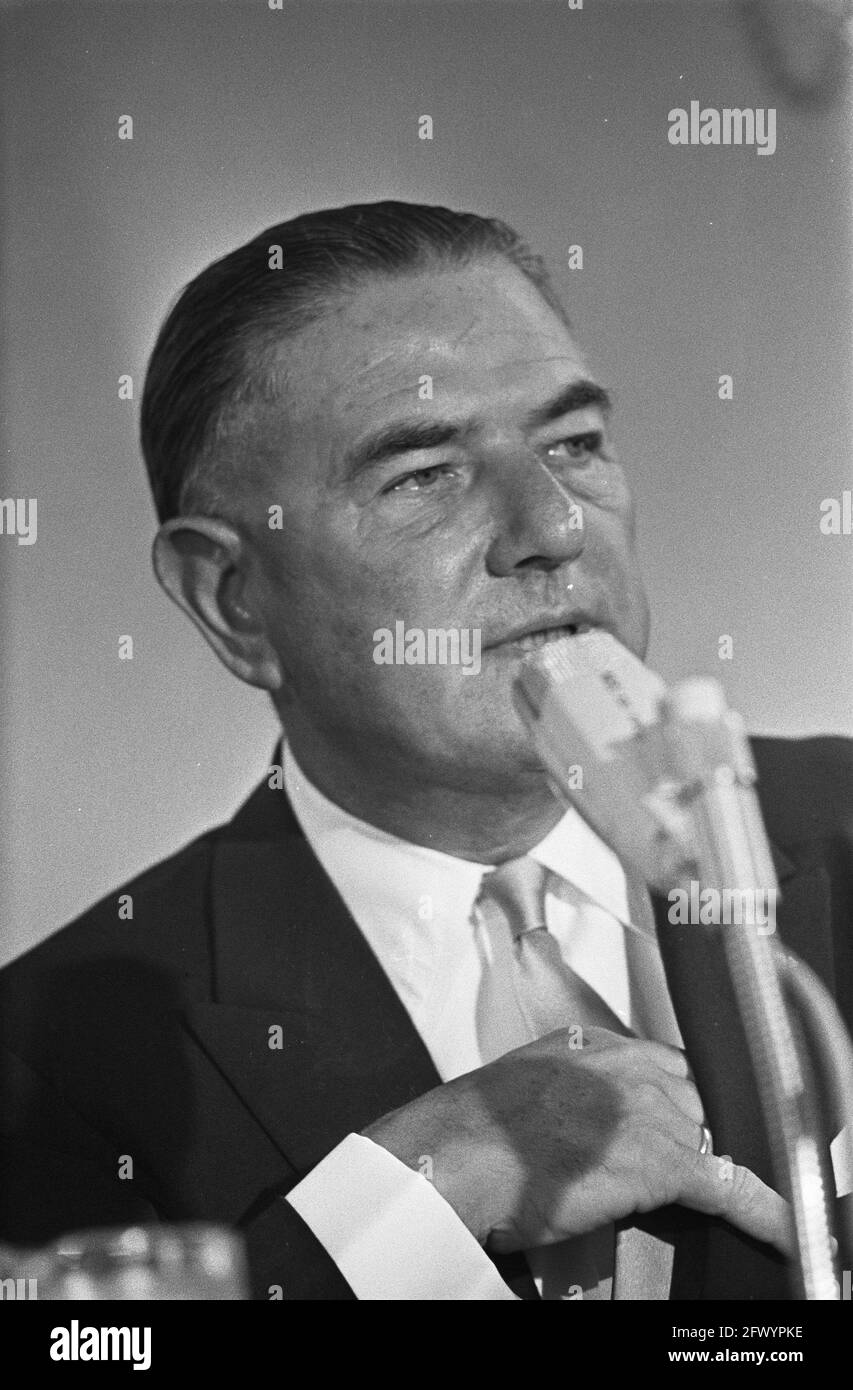 Verolme-NDSM Pressekonferenz in Den Haag . Herr C. Verolme, 9. Juli ...
