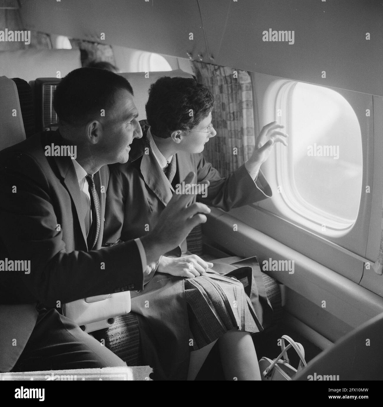 Schwimmtrainer forbes carlile reiste ab Schwarzweiß-Stockfotos und ...