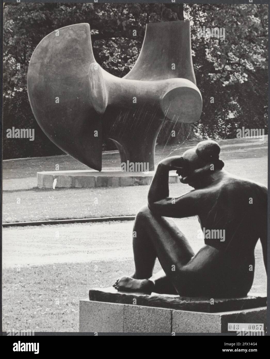 Aristide maillol sculpture -Fotos und -Bildmaterial in hoher Auflösung ...