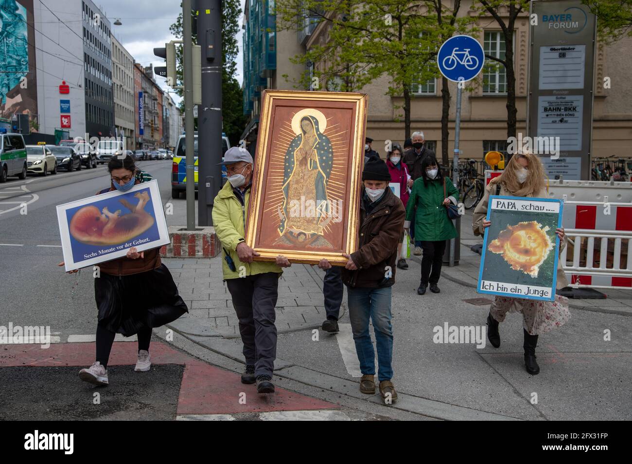 Fundamentalistisch innen -Fotos und -Bildmaterial in hoher Auflösung ...