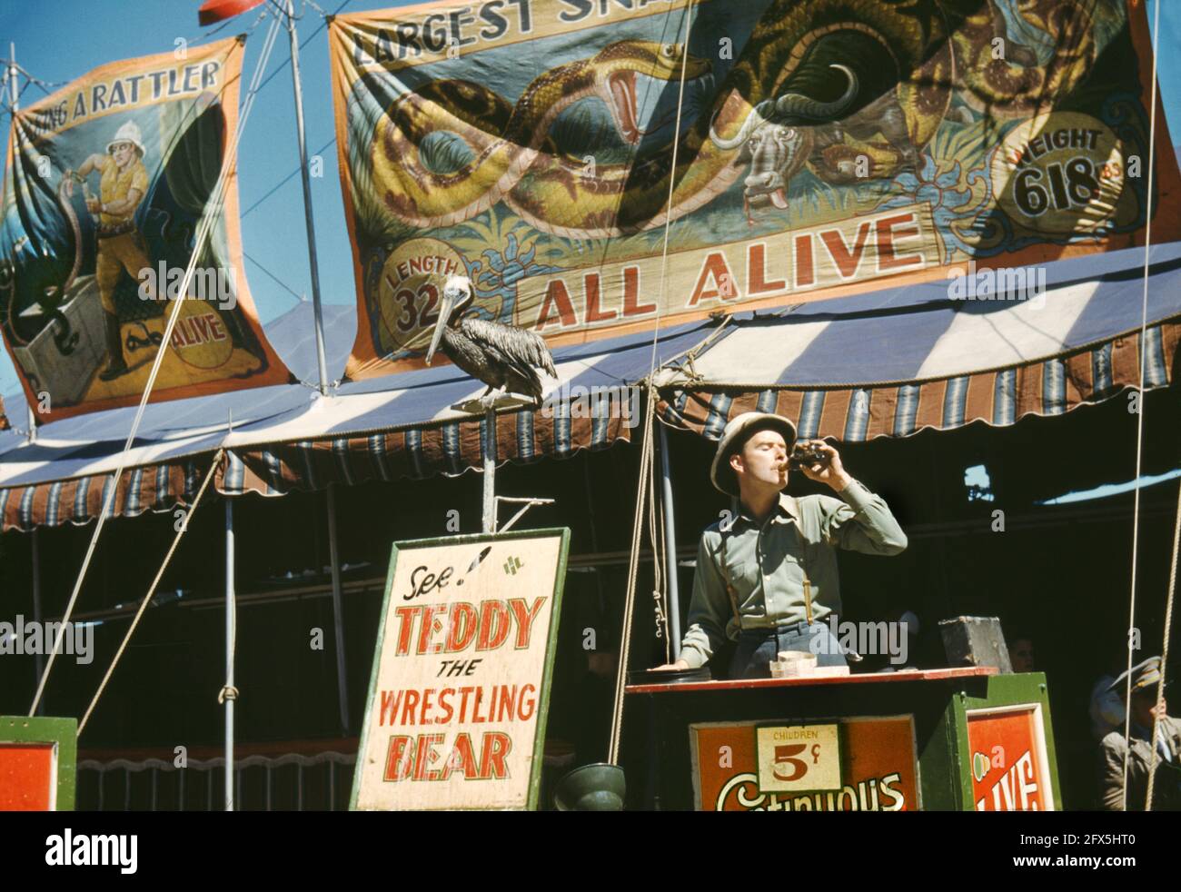 Carnival barker -Fotos und -Bildmaterial in hoher Auflösung – Alamy
