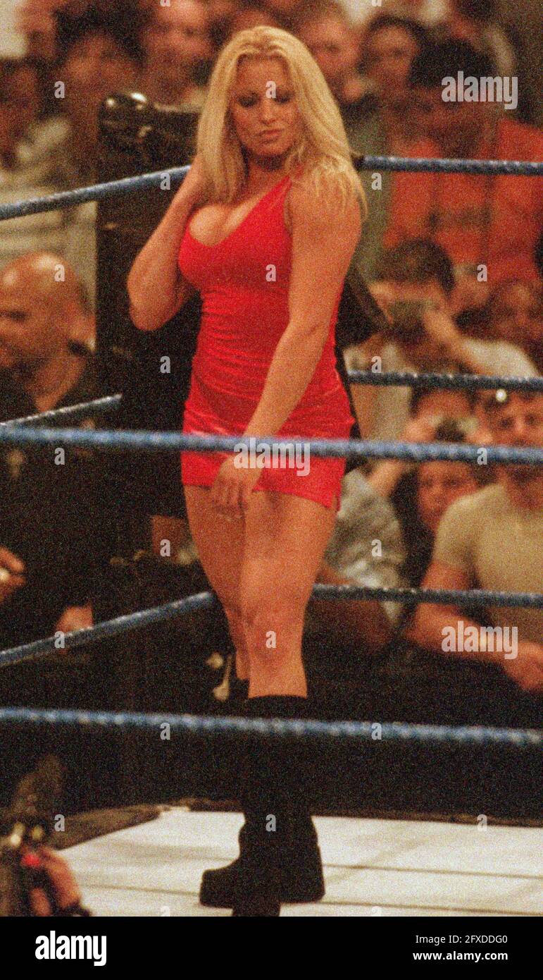 Trish stratus -Fotos und -Bildmaterial in hoher Auflösung – Alamy