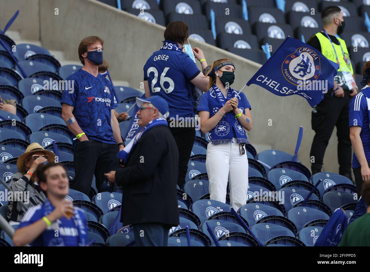 PORTO, PORTUGAL - 29. MAI: Chestlea-Fans im Stadion vor dem UEFA ...