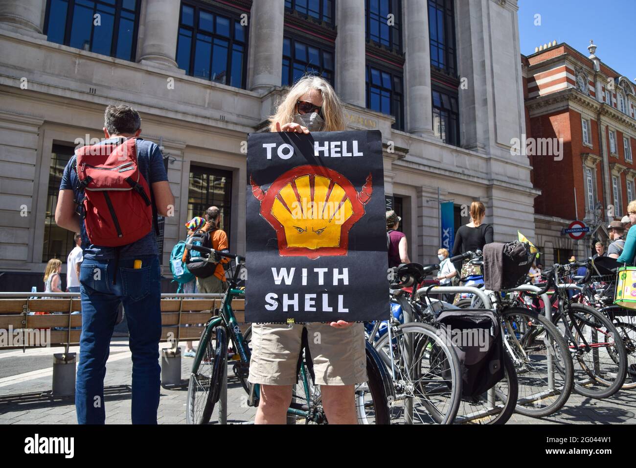 London, Großbritannien. Mai 2021. Ein Aktivist der Extinction Rebellion ...