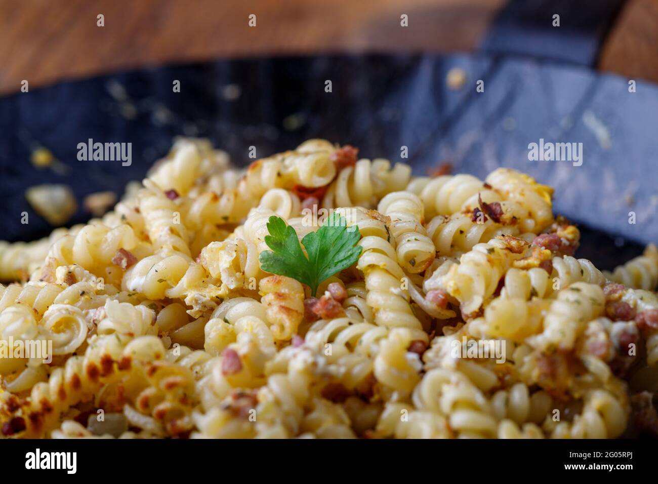 Spirelli pasta -Fotos und -Bildmaterial in hoher Auflösung – Alamy