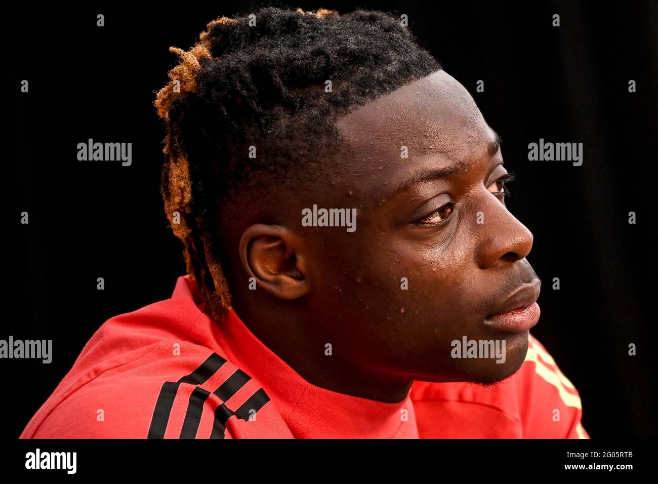 Der belgische Jeremy Doku, der während einer Pressekonferenz der ...