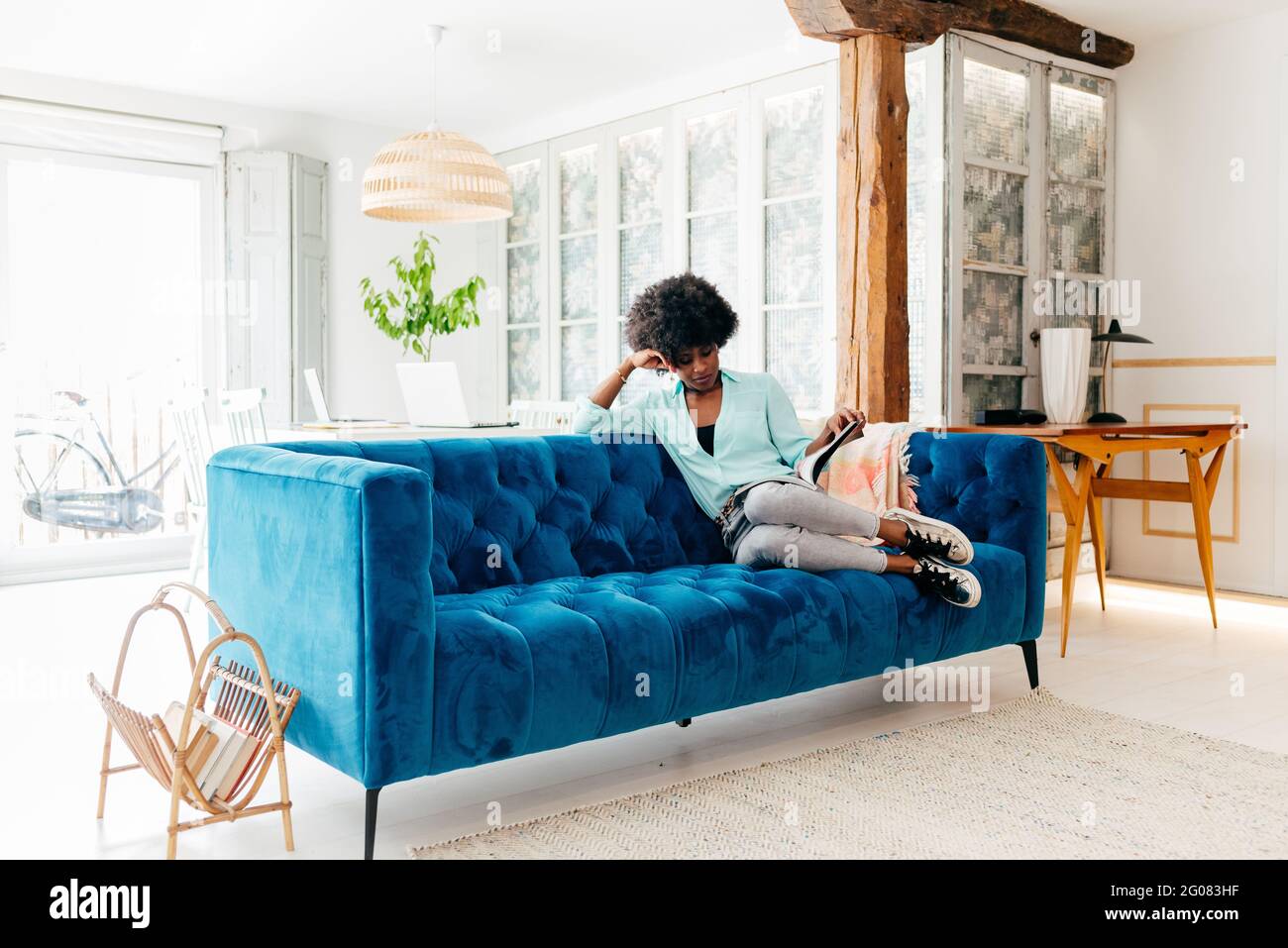 Jung und frei magazine -Fotos und -Bildmaterial in hoher Auflösung – Alamy