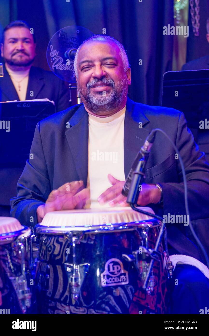 El Gran Combo de Puerto Rico en Toronto, Kanada - 29. März 2014. Conga ...